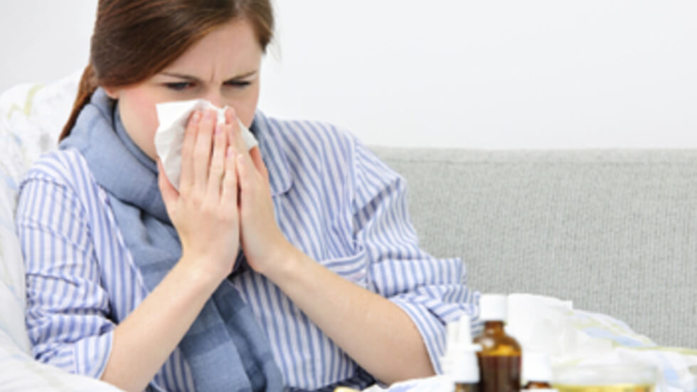 Cómo diferenciar una gripe de un resfriado común | Clima.com